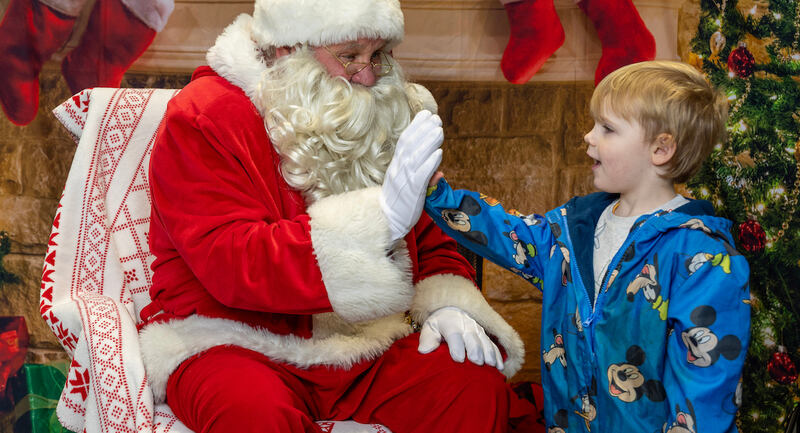 A merry moment for Dykes of Gray: Santa’s visit delights community